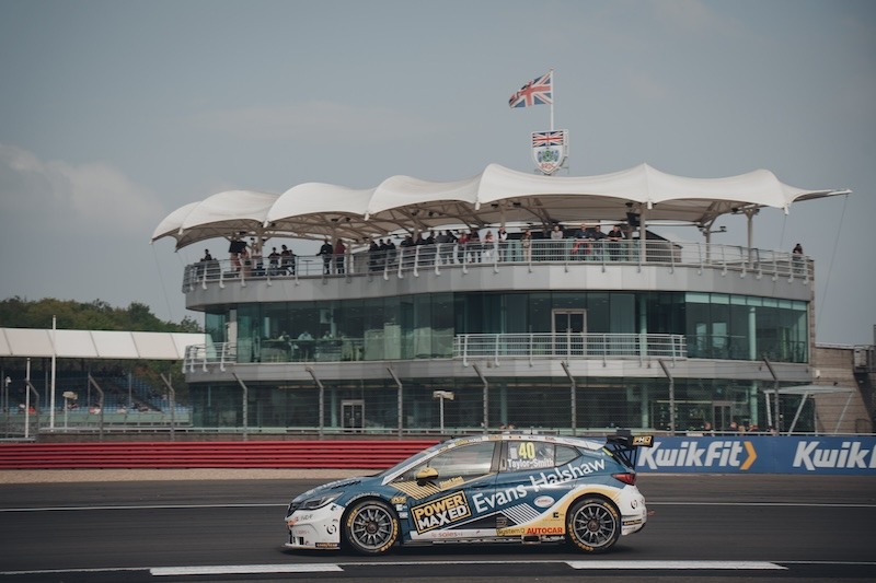 Aron Taylor-Smith crowned BTCC Independents Champion at Silverstone - Hako